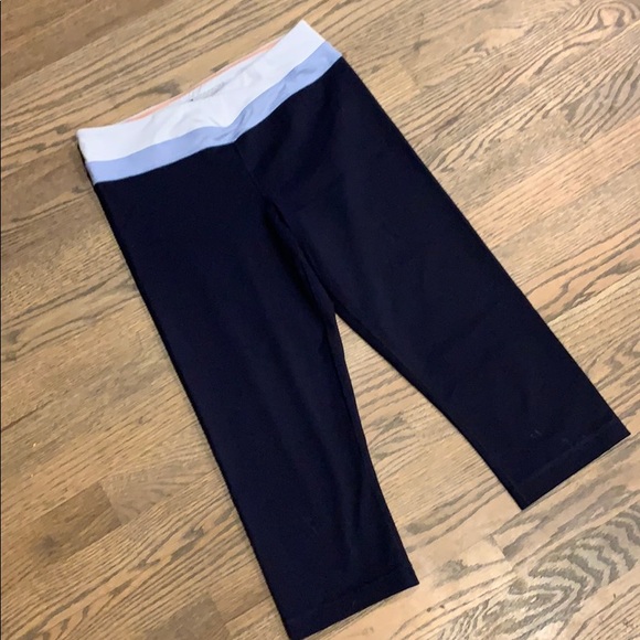 Victoria's Secret | Pants & Jumpsuits | Vsx Sport Tight Fit Capri ...